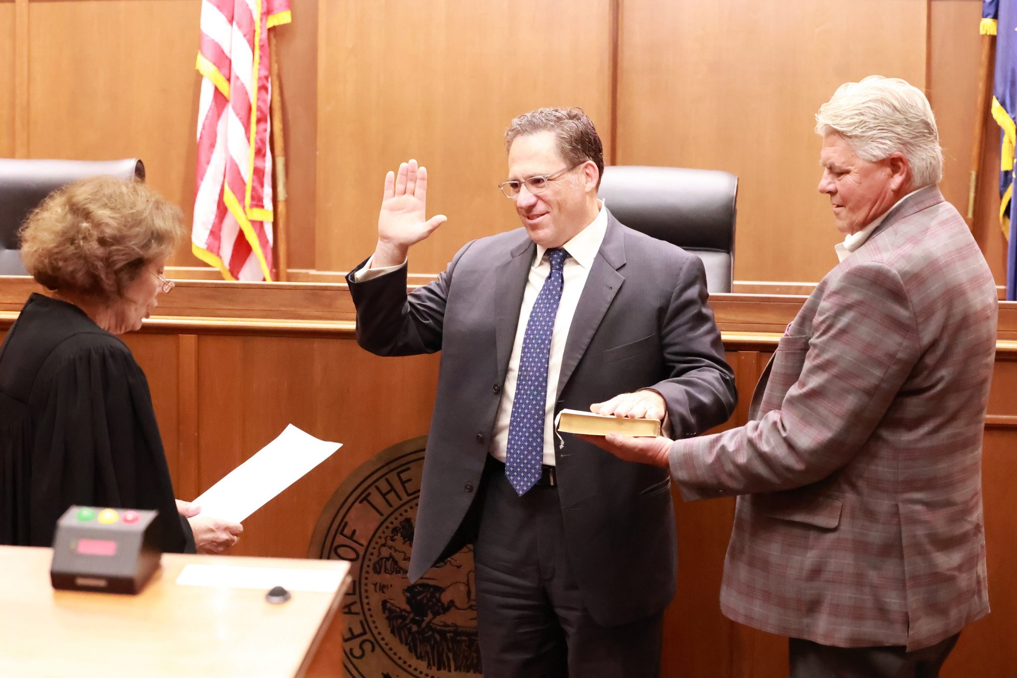 Robb passes the gavel to new COA judge Felix in private swearing-in ...